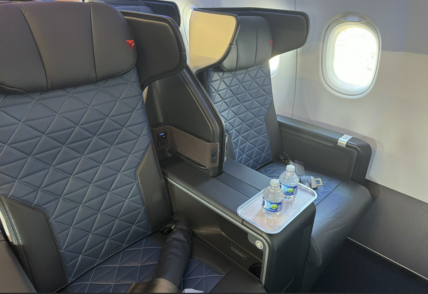 Delta First Class Review: Airbus A321-200 LAX to DTW